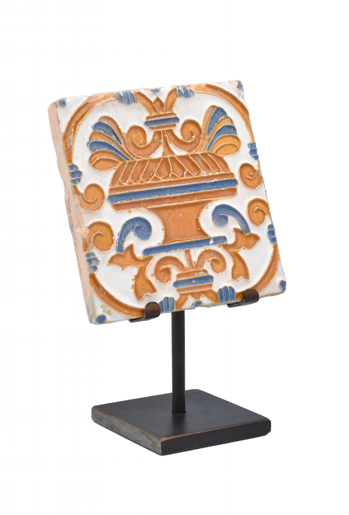 Arista Mouled Tile — Marta Gualda